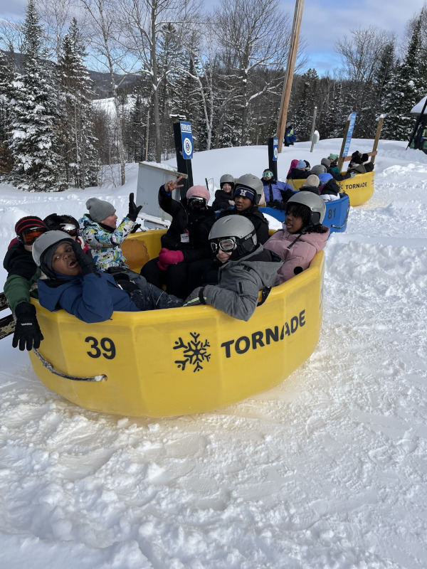 Journée glissade au Domaine des Pays d’en Haut! – Préscolaire et ...